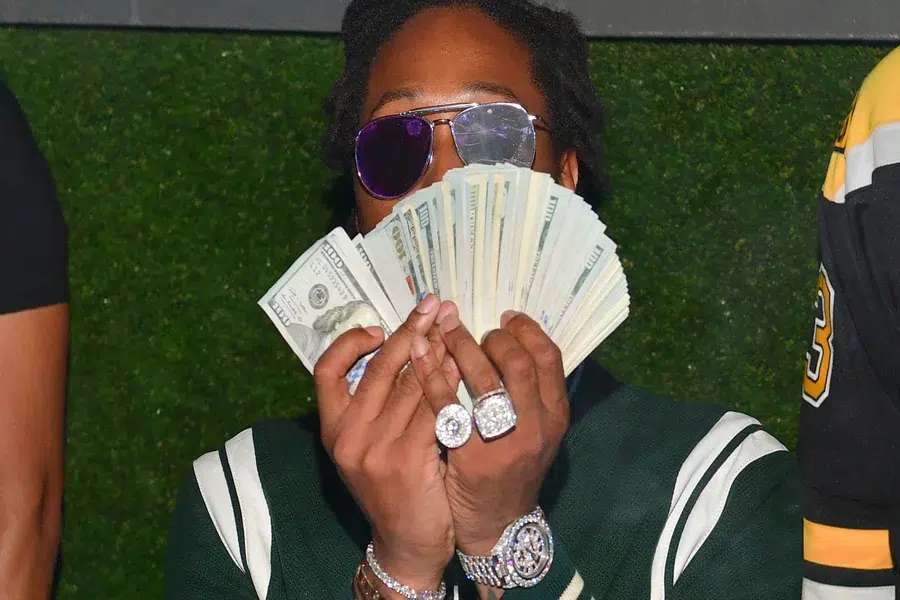 How indie musicians modernize money habits: merch, tips, tools, and ...